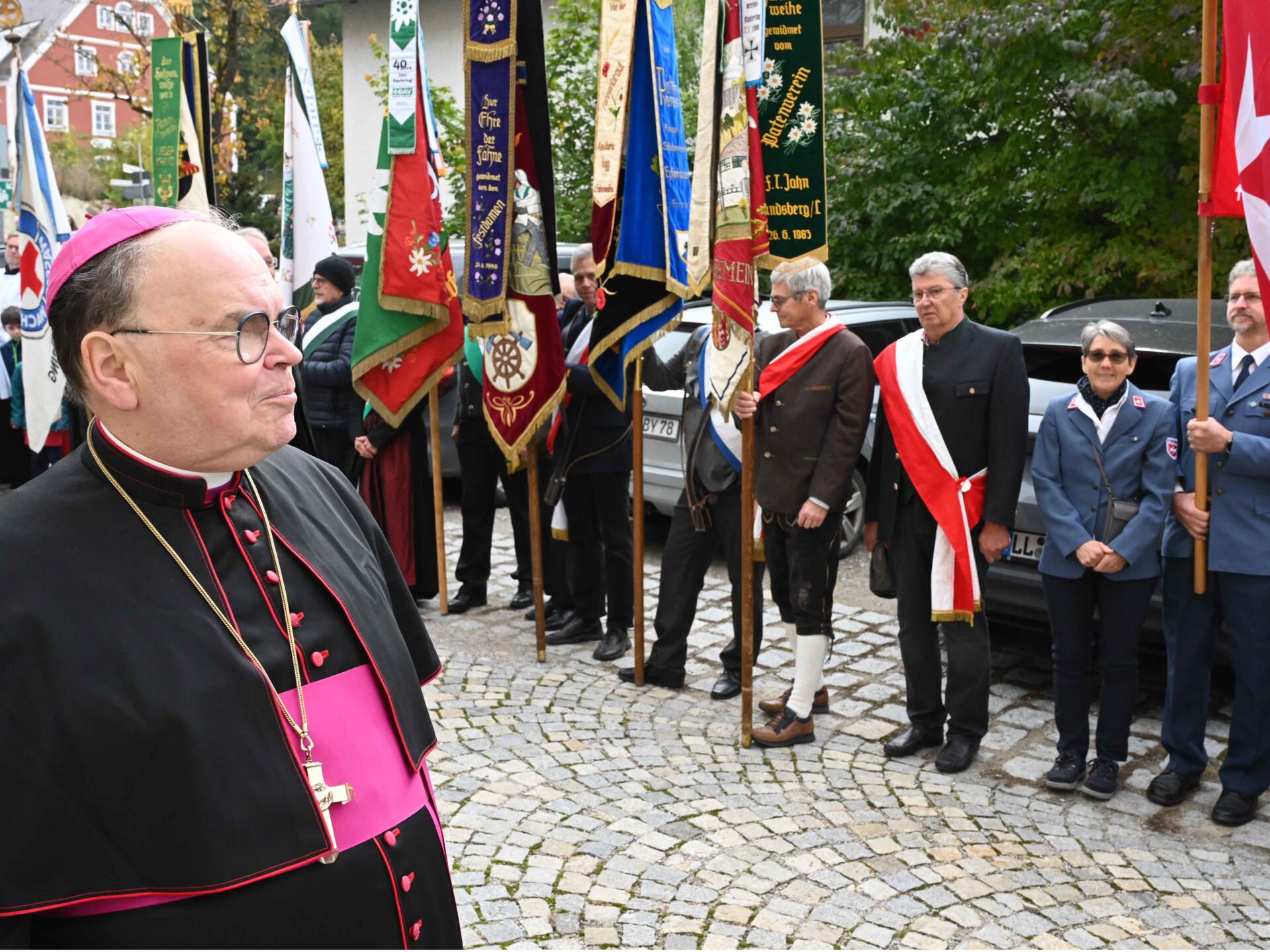 40 Jahre Priesterjubiläum Bischof Bertram / Vesper im Dom und Dankmesse ...