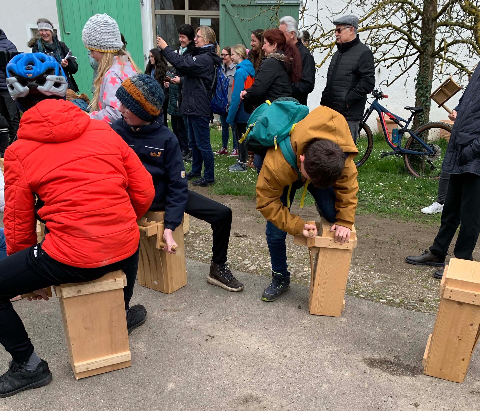„Weckt mit euren Ratschen die Leute auf“ - Bistum Augsburg