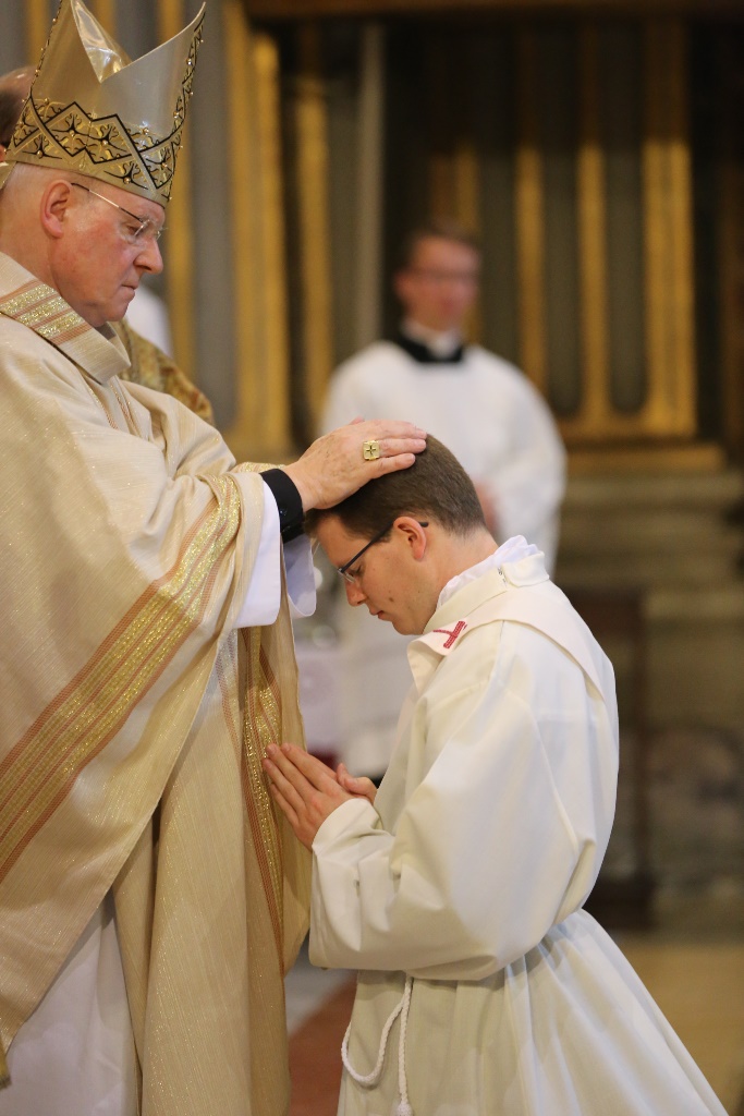 14 Priesterweihe_Raphael_Steber (Bild Simon Ledermann) - Bistum Augsburg
